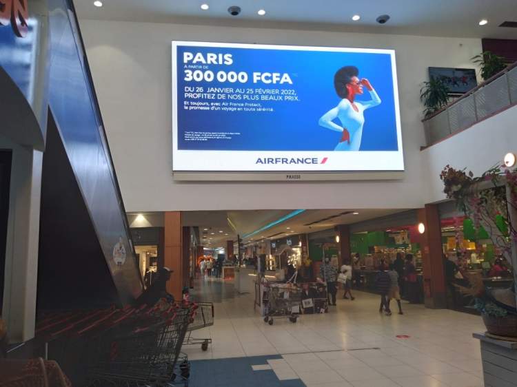 Large Format Digital Screen Hyper Hayat Entrance | Cap Sud | Malls ...
