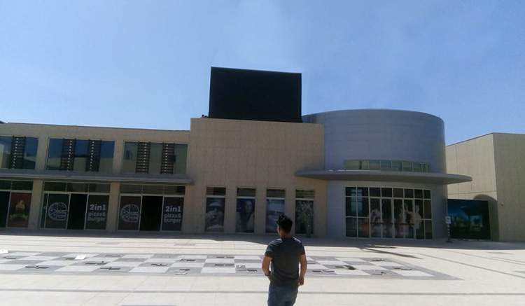 Large Format Digital Screen Food Court | Magma Square | Products ...